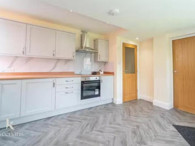 2 bedroom detached bungalow for rent in Ellerbeck Road, Accrin.