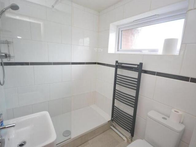 2 bedroom detached bungalow for rent in Horse Shoe Road, Longford, Coventry, CV6