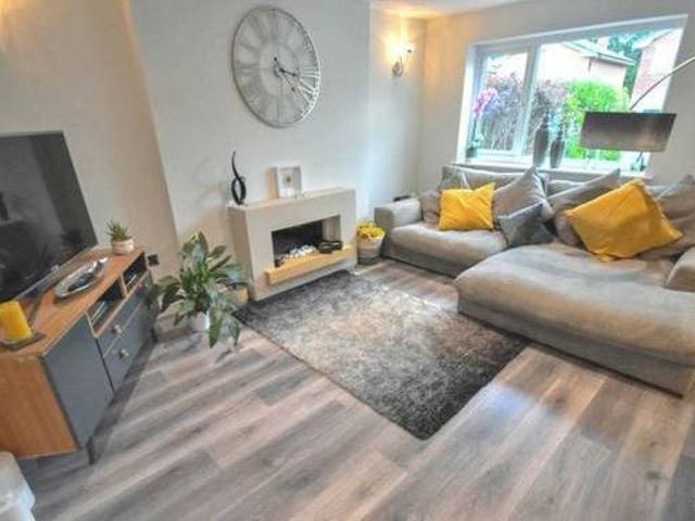 2 bedroom detached bungalow for rent in MALLARD CRESCENT Poynton SK12