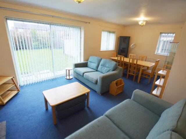 2 bedroom detached bungalow for rent in Sandby Drive, Herdings, Sheffield, S14