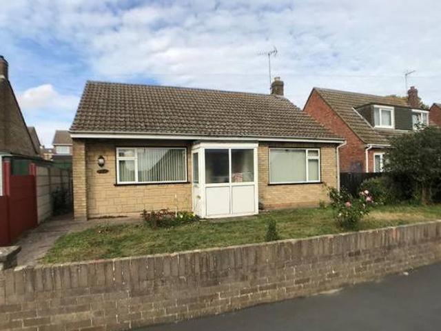 2 bedroom detached bungalow for rent in Waltham Walk PE6