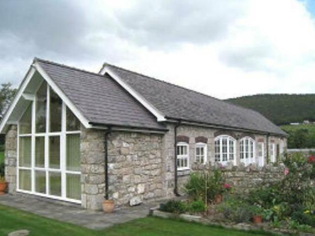 2 bedroom detached bungalow for rent in The Waen LL17