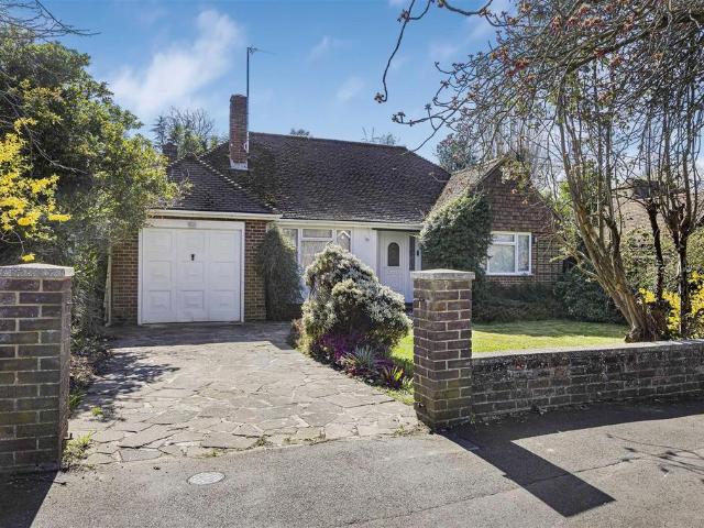 2 bedroom detached bungalow for sale