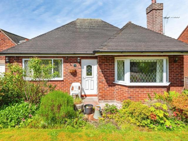 2 bedroom detached bungalow for sale