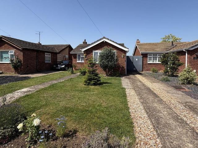 2 bedroom detached bungalow for sale