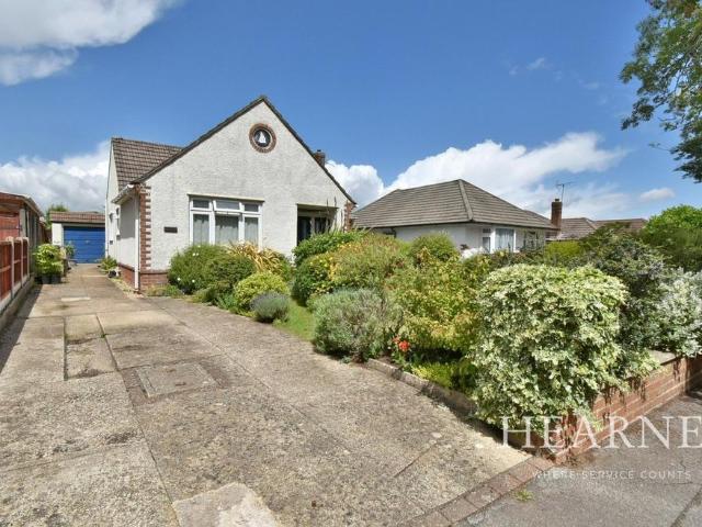2 bedroom detached bungalow for sale