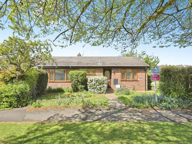 2 bedroom detached bungalow for sale