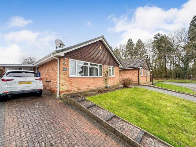 2 bedroom detached bungalow for sale