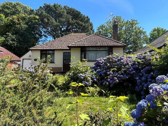2 bedroom detached bungalow for sale