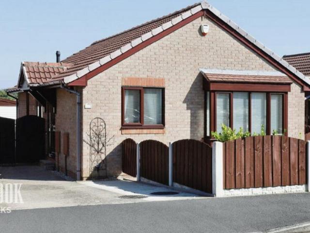 2 bedroom detached bungalow for sale