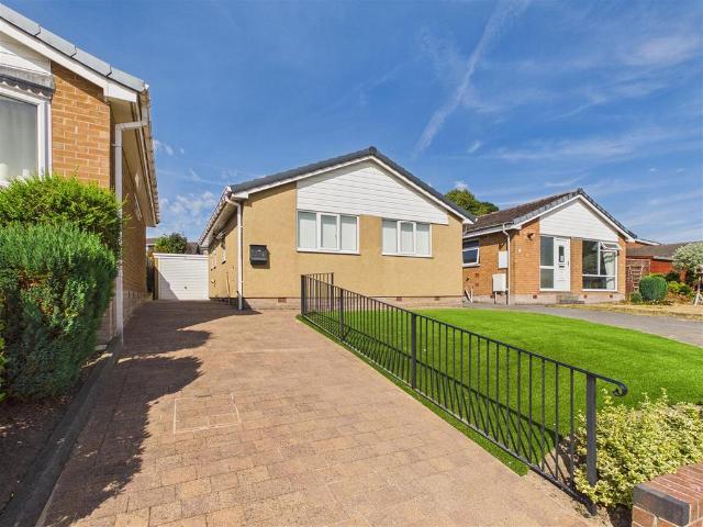 2 bedroom detached bungalow for sale