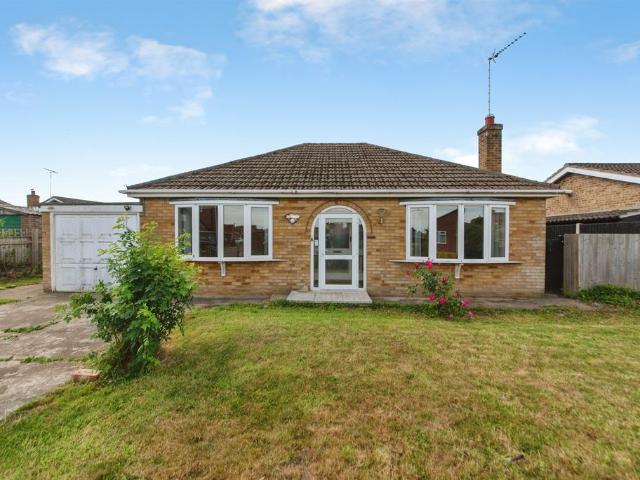2 bedroom detached bungalow for sale