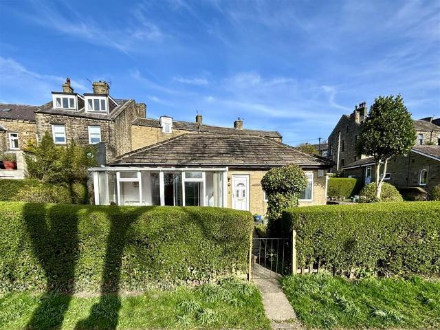 2 bedroom detached bungalow for sale