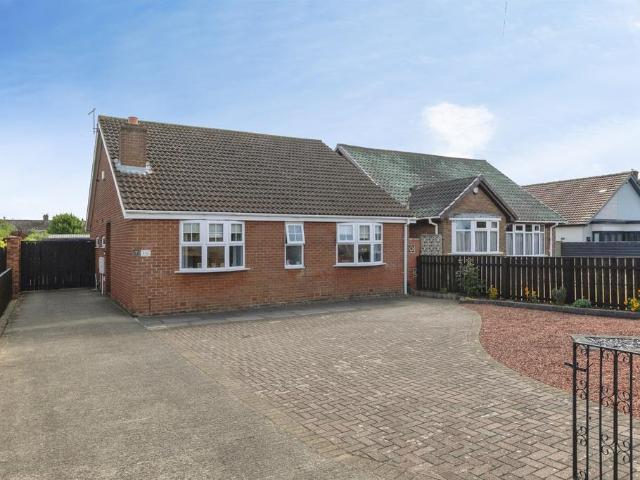 2 bedroom detached bungalow for sale