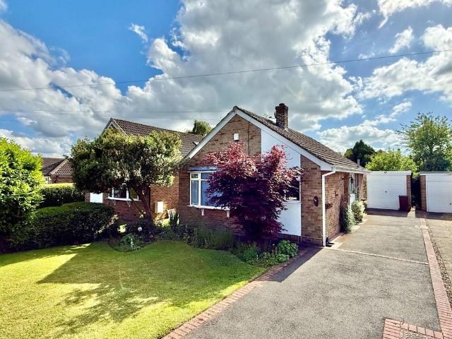 2 bedroom detached bungalow for sale