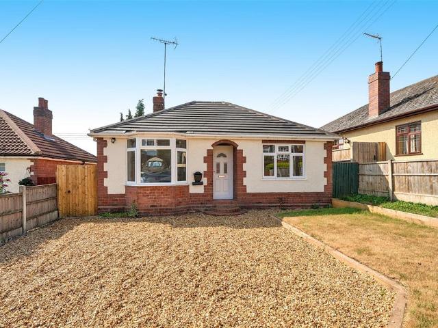 2 bedroom detached bungalow for sale