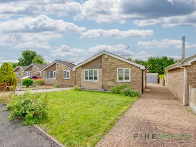 2 bedroom detached bungalow for sale