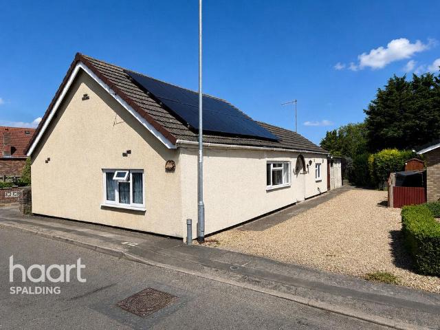 2 bedroom detached bungalow for sale