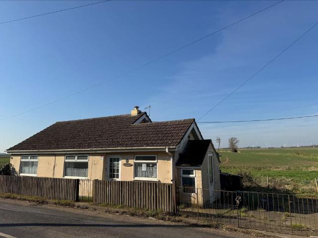 2 bedroom detached bungalow for sale