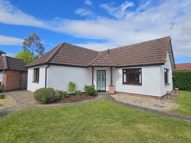 2 bedroom detached bungalow for sale