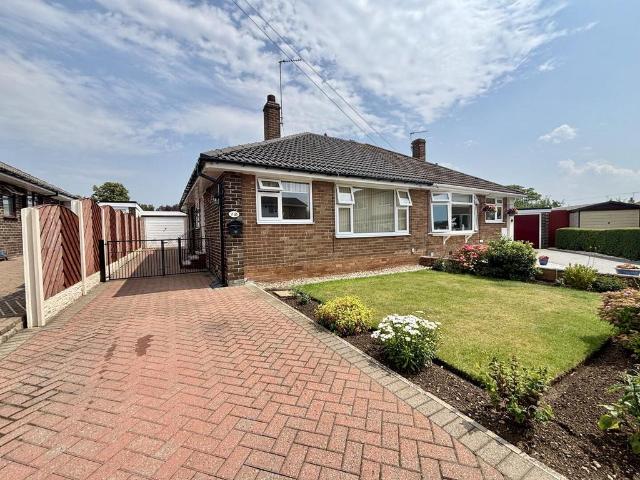 2 bedroom detached bungalow for sale