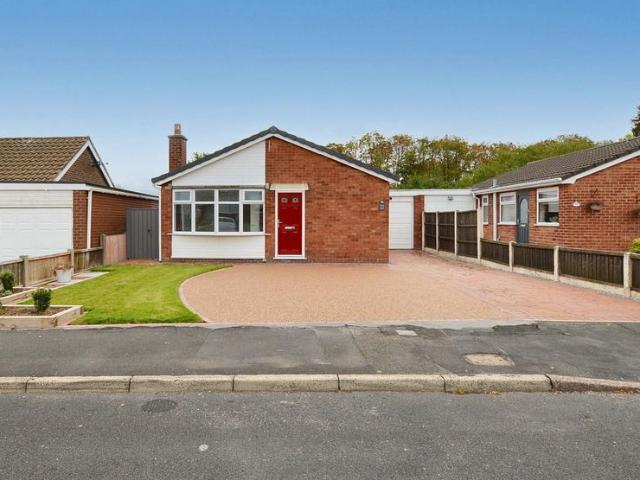 2 bedroom detached bungalow for sale