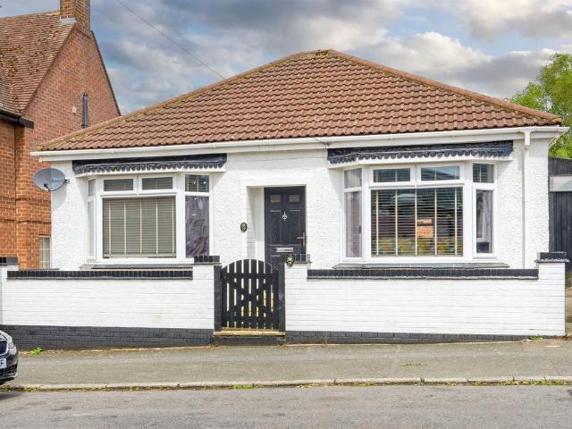 2 bedroom detached bungalow for sale
