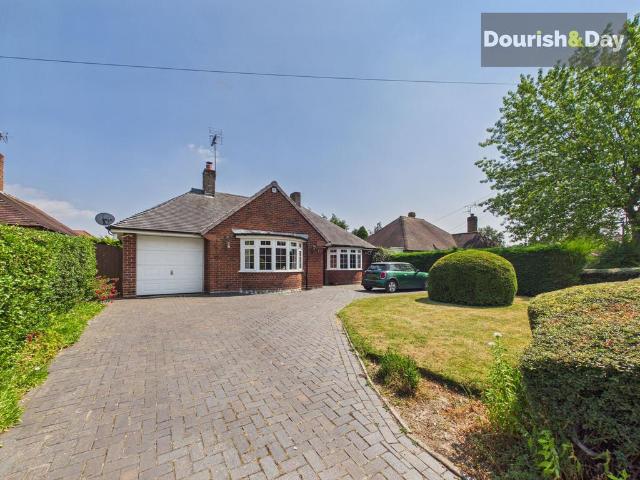 2 bedroom detached bungalow for sale