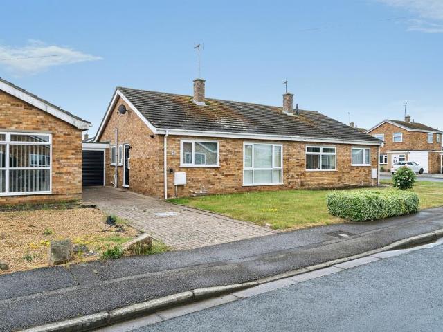 2 bedroom detached bungalow for sale