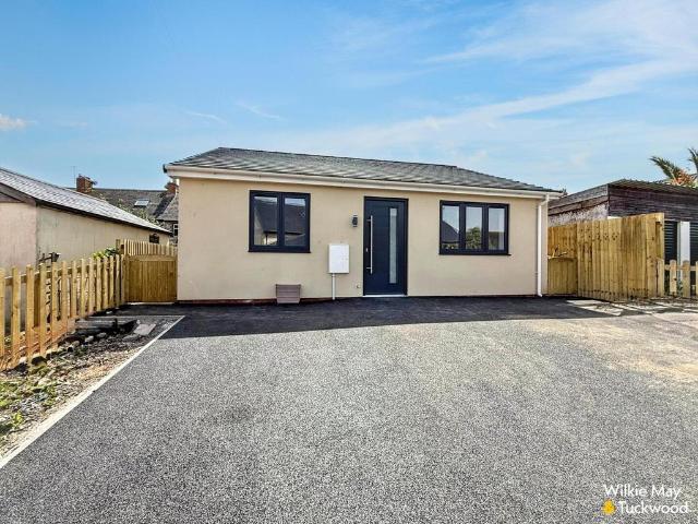 2 bedroom detached bungalow for sale
