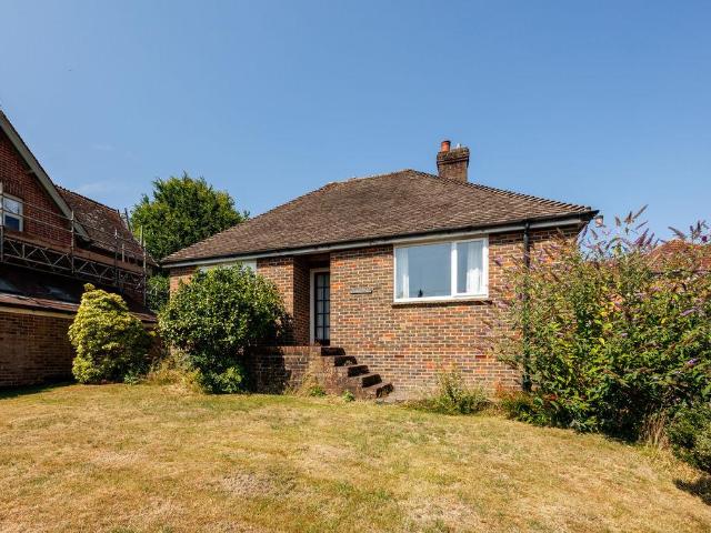 2 bedroom detached bungalow for sale