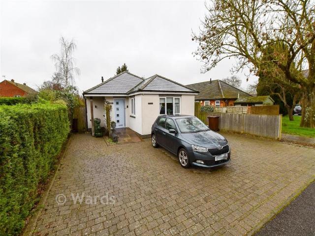 2 bedroom detached bungalow for sale