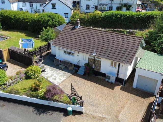 2 bedroom detached bungalow for sale
