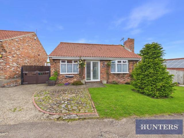 2 bedroom detached bungalow for sale
