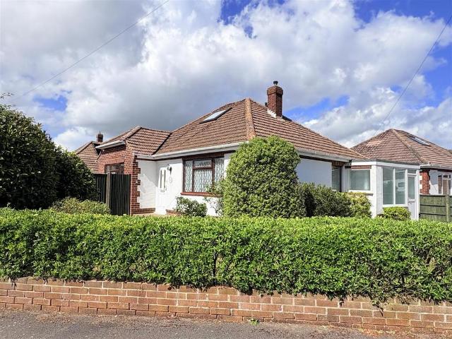 2 bedroom detached bungalow for sale