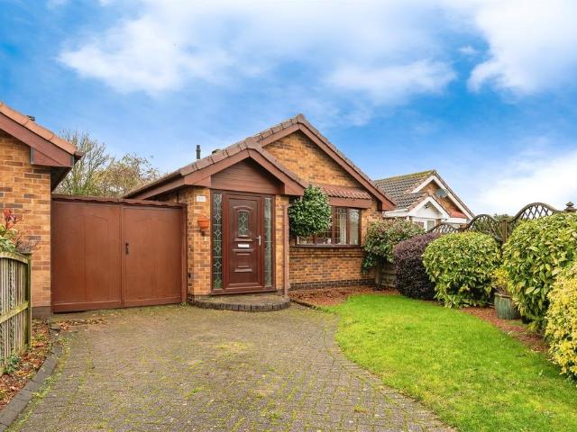 2 bedroom detached bungalow for sale