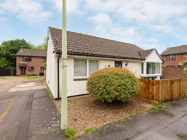2 bedroom detached bungalow for sale