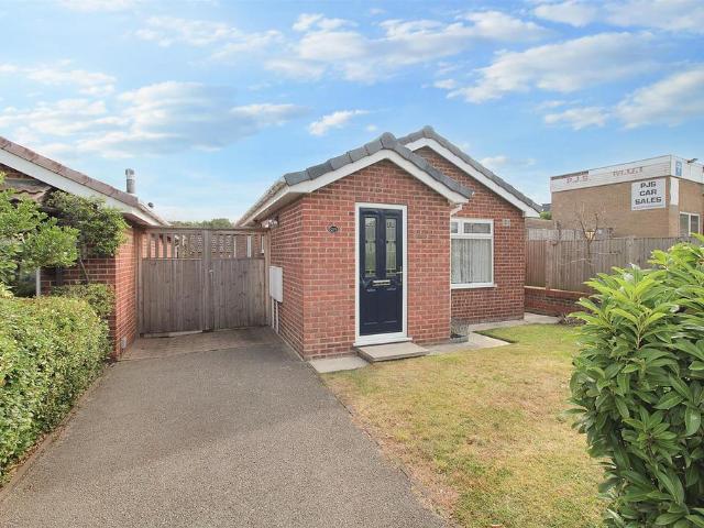 2 bedroom detached bungalow for sale