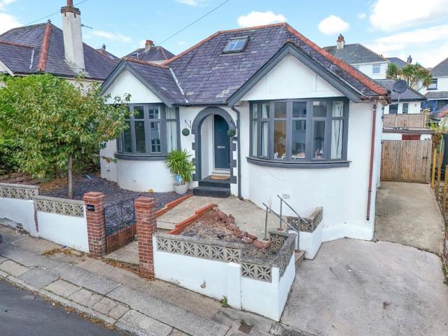 2 bedroom detached bungalow for sale