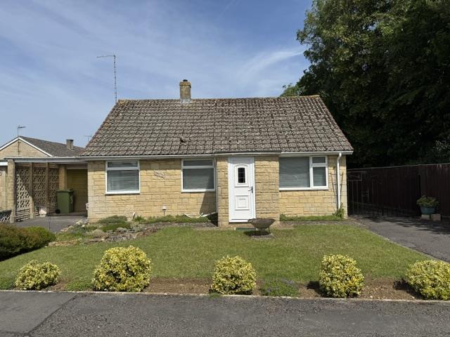 2 bedroom detached bungalow for sale
