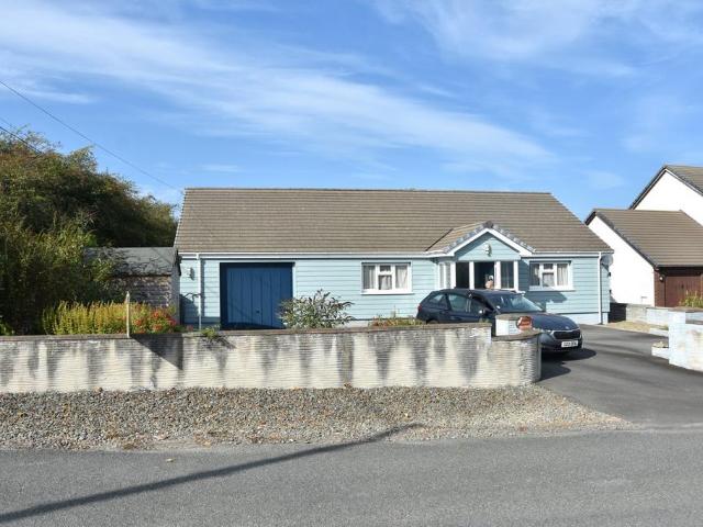 2 bedroom detached bungalow for sale