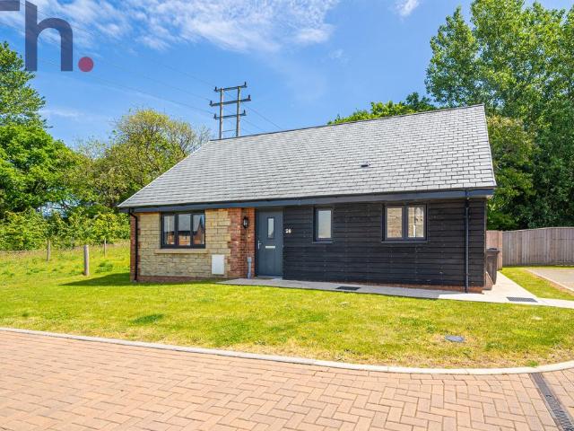 2 bedroom detached bungalow for sale