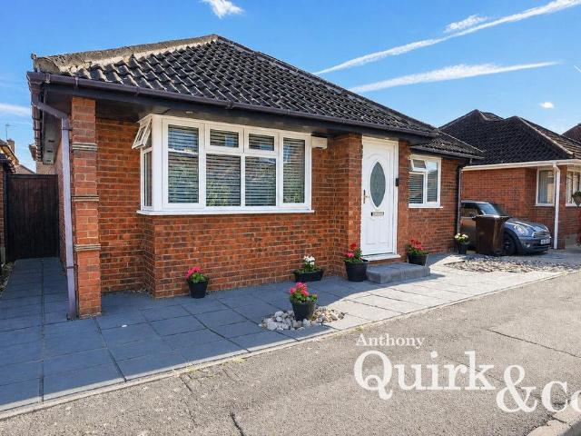 2 bedroom detached bungalow for sale