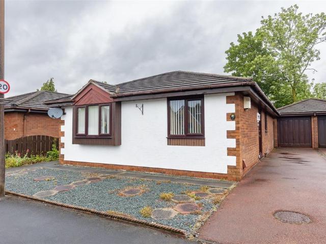 2 bedroom detached bungalow for sale
