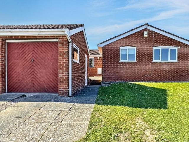 2 bedroom detached bungalow for sale