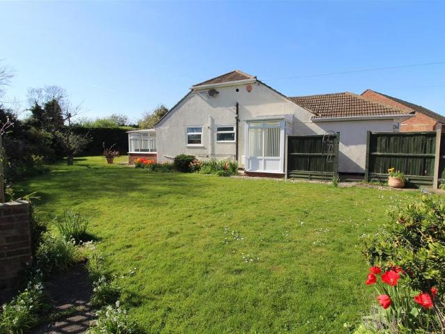 2 bedroom detached bungalow for sale