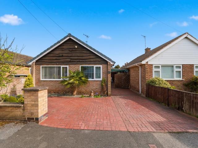 2 bedroom detached bungalow for sale