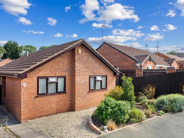 2 bedroom detached bungalow for sale