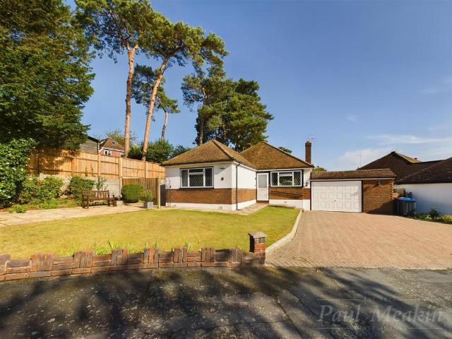 2 bedroom detached bungalow for sale