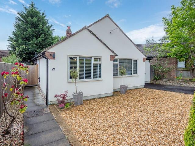 2 bedroom detached bungalow for sale